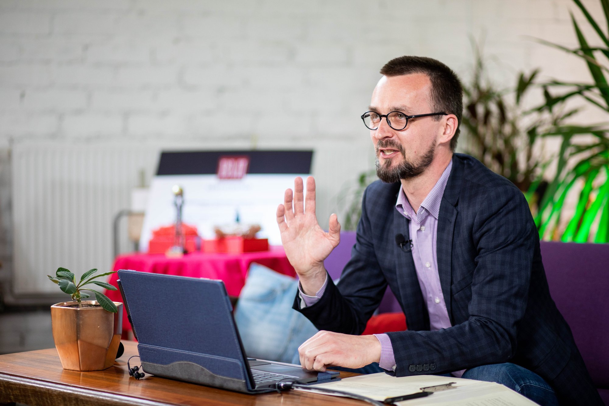 Darbas biure ar nuotoliu? Siekiant rasti geriausią darbo modelį pataria ...