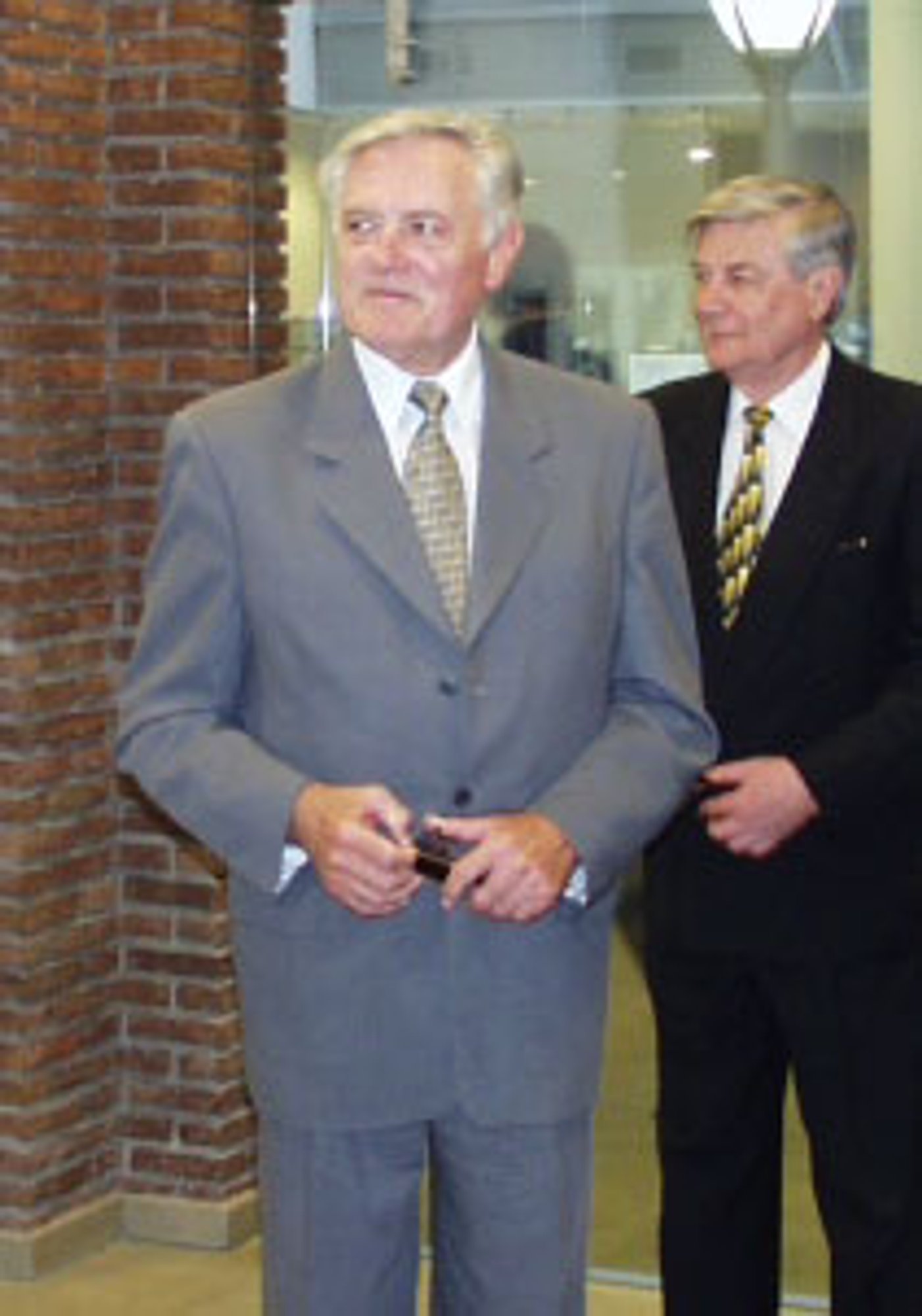 V.Adamkus apdovanotas Olimpine žvaigžde - Delfi