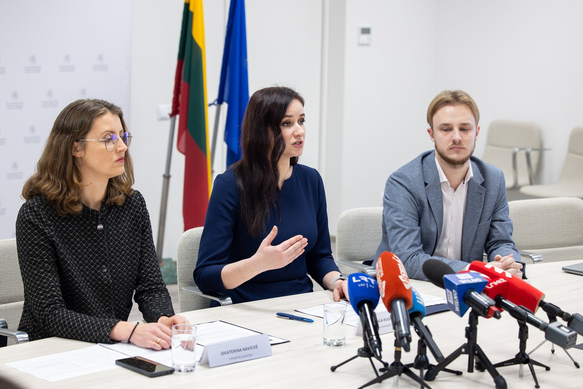 Premjerės patarėjas: šiuo metu apie ministerijų mainus nėra kalbama - Delfi