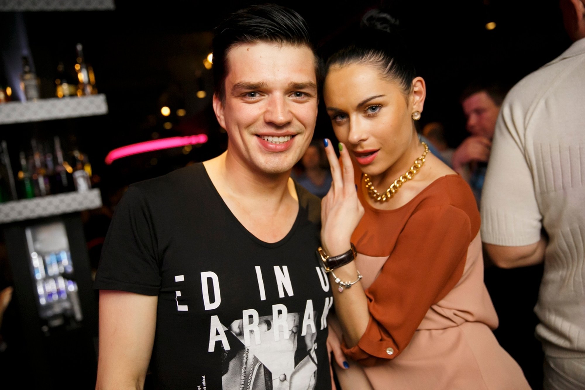 Aukso žiedus sumainys J. Nainys ir „Pinup Girls“ narė S. Šermukšnytė ...