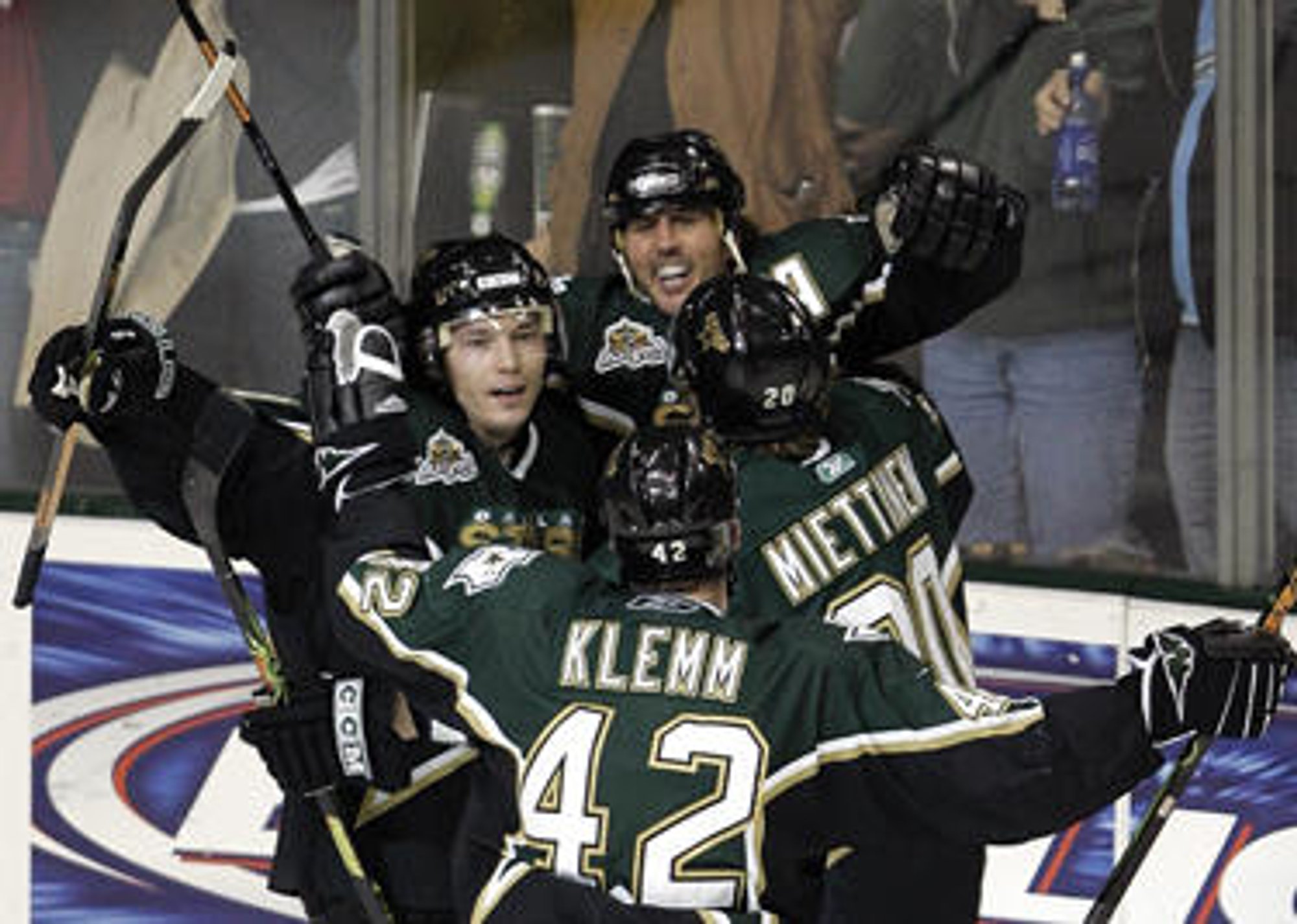 NHL "Ducks" po bulitų serijos nusileido "Stars" ledo ritulininkams ...