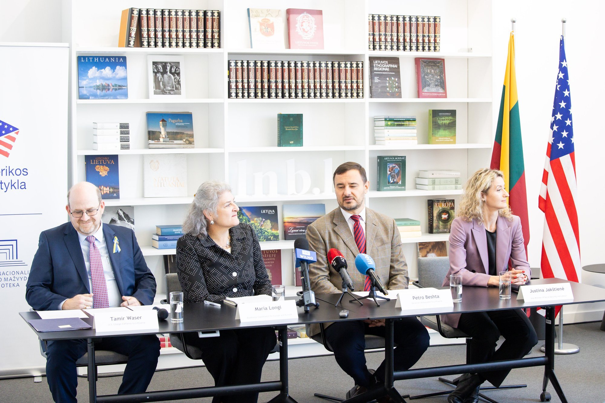 Правительство США выделило более 1,5 млн. долларов литовским ...