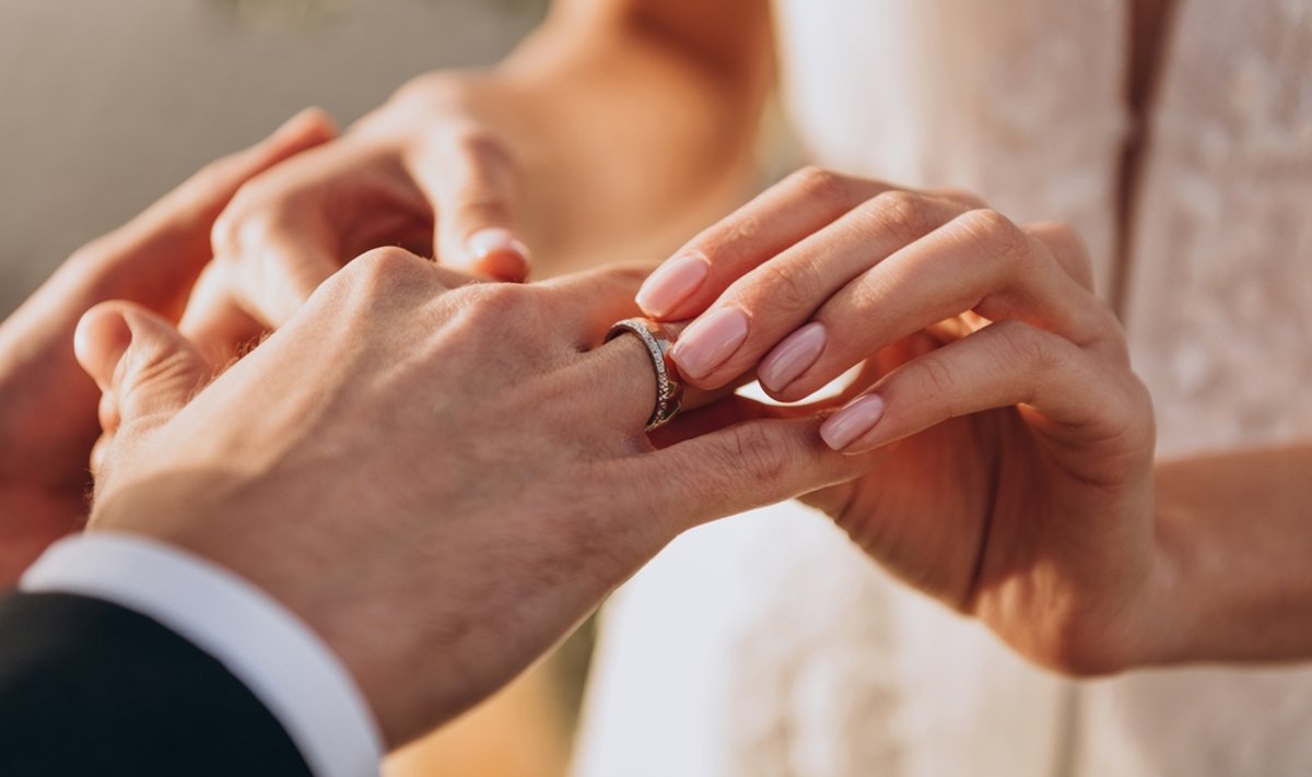 Visą giminę pašiurpinusi meilė – pusbrolis vedė pusseserę ir susilaukė ...