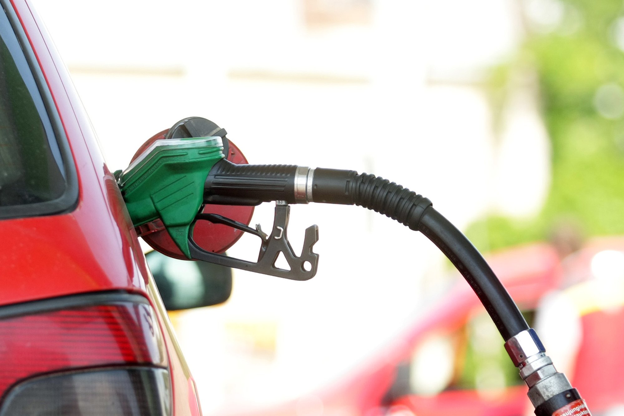 Baltarusijoje vėl planuojama didinti degalų kainas - Delfi verslas