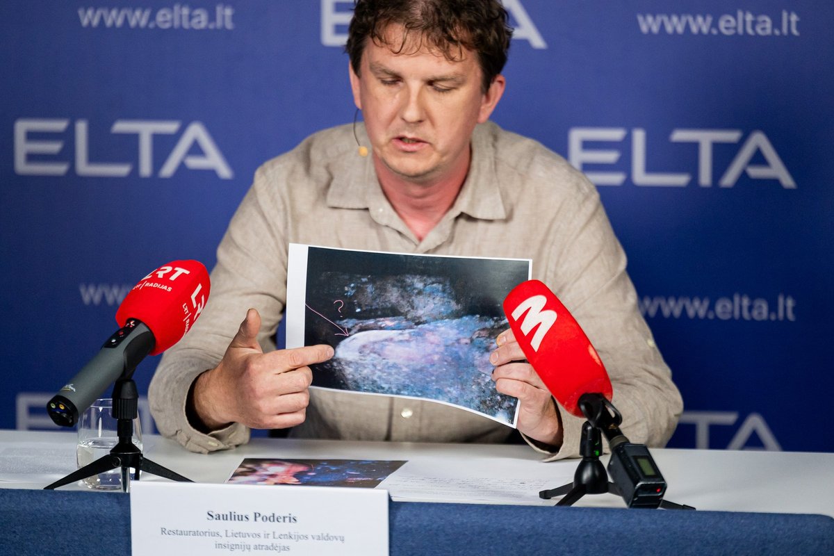 Restauratorius Poderis: dalis arkikatedros lobio dingo - Delfi