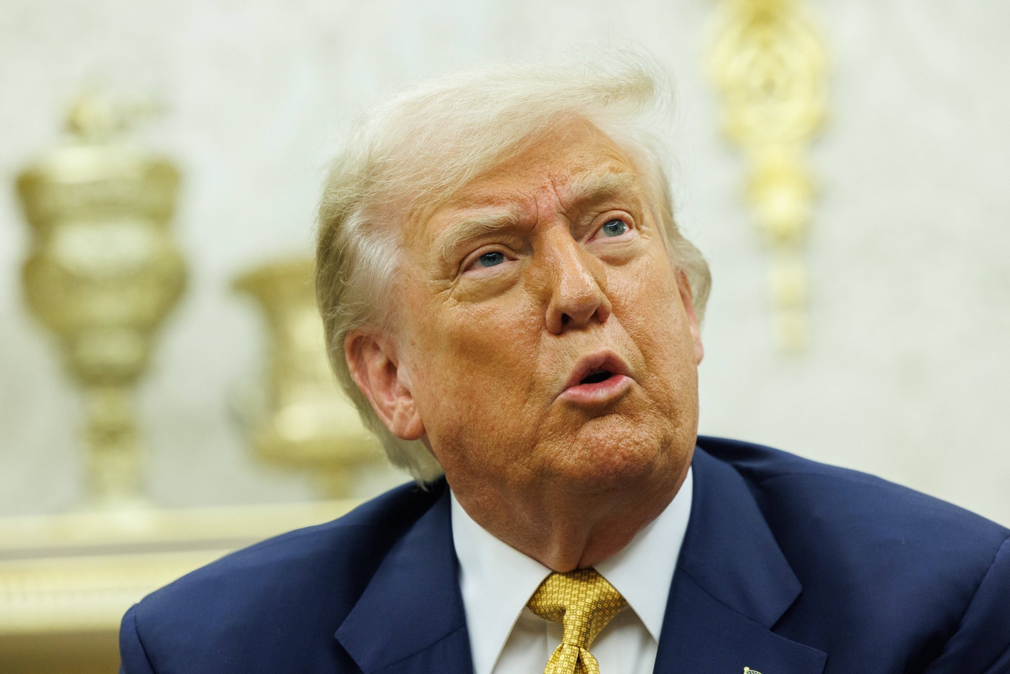 Trumpo grasinimas gali komplikuoti santykius su dviem valstybėmis - Delfi