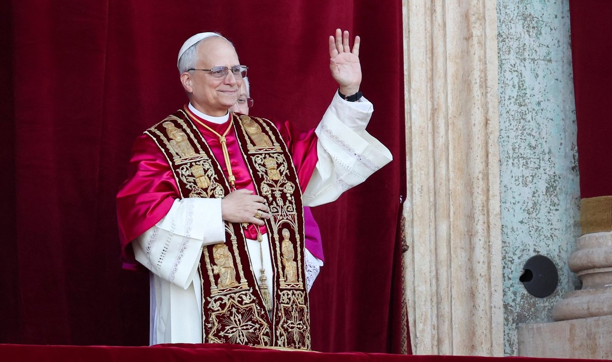 Naujojo popiežiaus apranga ir simbolika - Delfi stilius