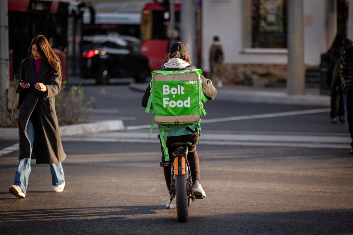 Keičiama tvarka dėl „Bolt Food“ užsakymų atšaukimo, primena ir apie pavežėjų mokestį - Delfi verslas