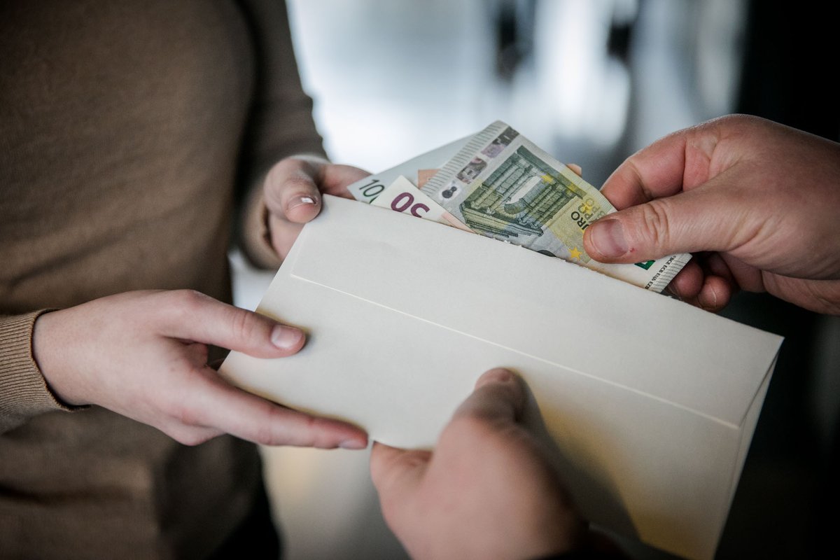Tyrimas parodė, kaip dažnai lietuviai medikams atsidėkoja „dovanomis ...