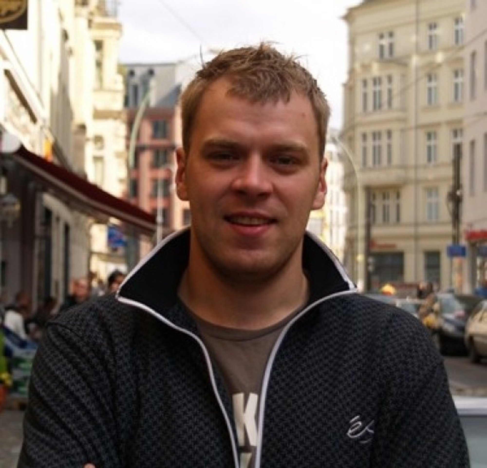 Henrikas iš „Zip FM“ rytinę laidą ves su turbo močiutėm - Delfi veidai