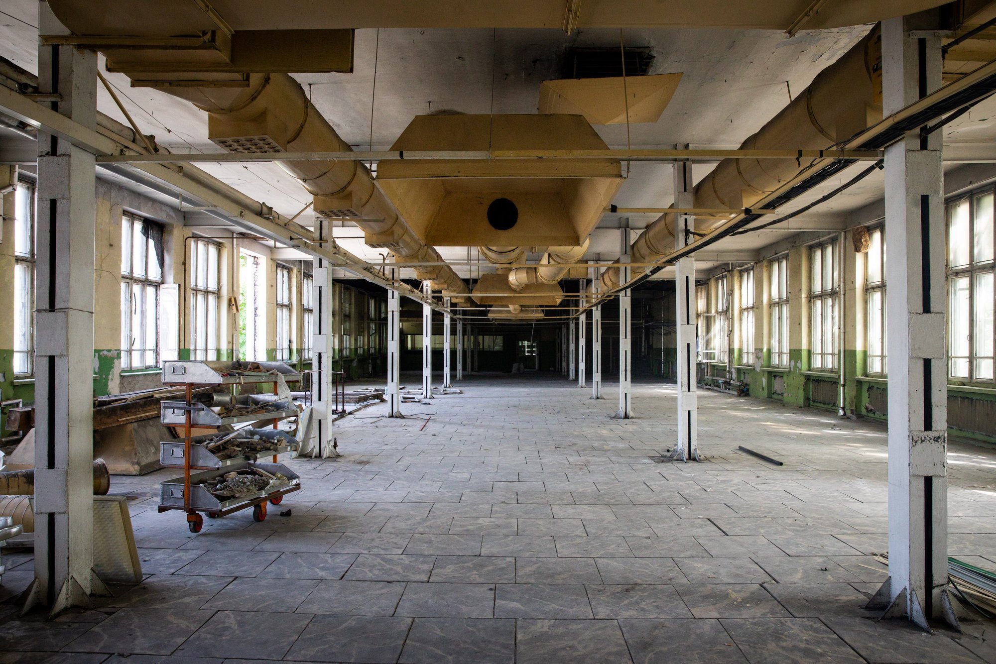 Paskutiniai apsilankymai legendiniame „Lelijos“ fabrike: grandiozinės erdvės, bunkeriai, dingusi ...