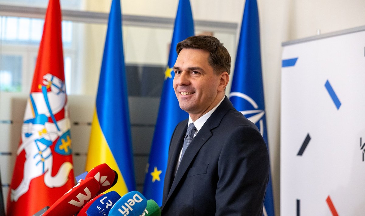 Kultūros ministerija nukabino Ukrainos vėliavą? - Delfi
