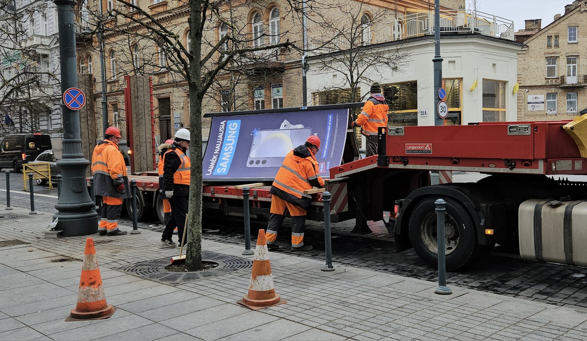 Verslininkai teigia, kad Vilniaus miesto savivaldybė neteisėtai griauna ...