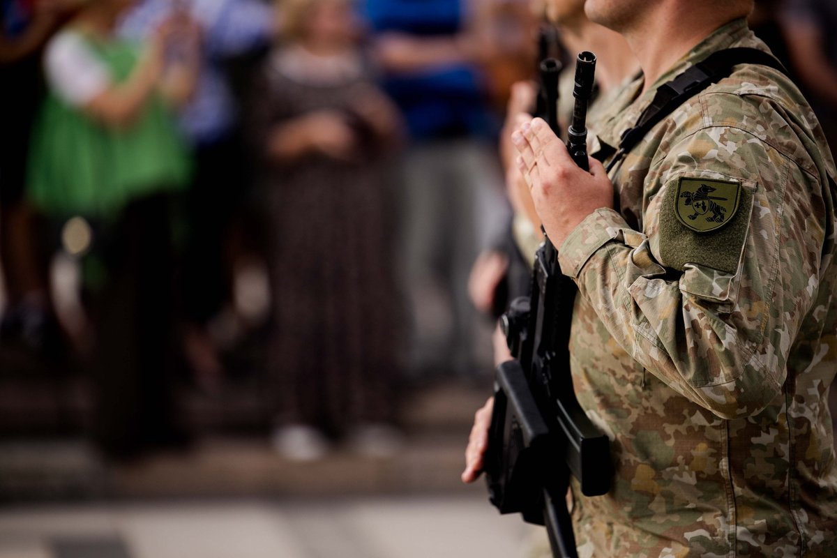 Lithuanian army receives EUR 1.3mn delivery of submachine guns - Delfi EN