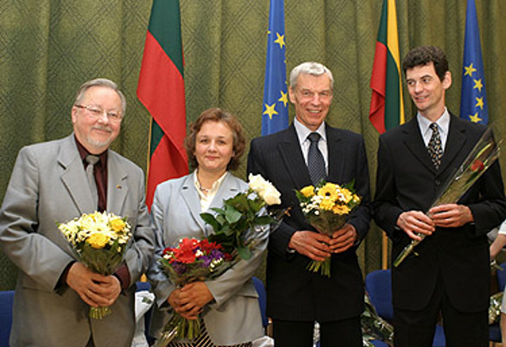 Lietuvos socdemai ir konservatoriai bendradarbiaus EP - Delfi