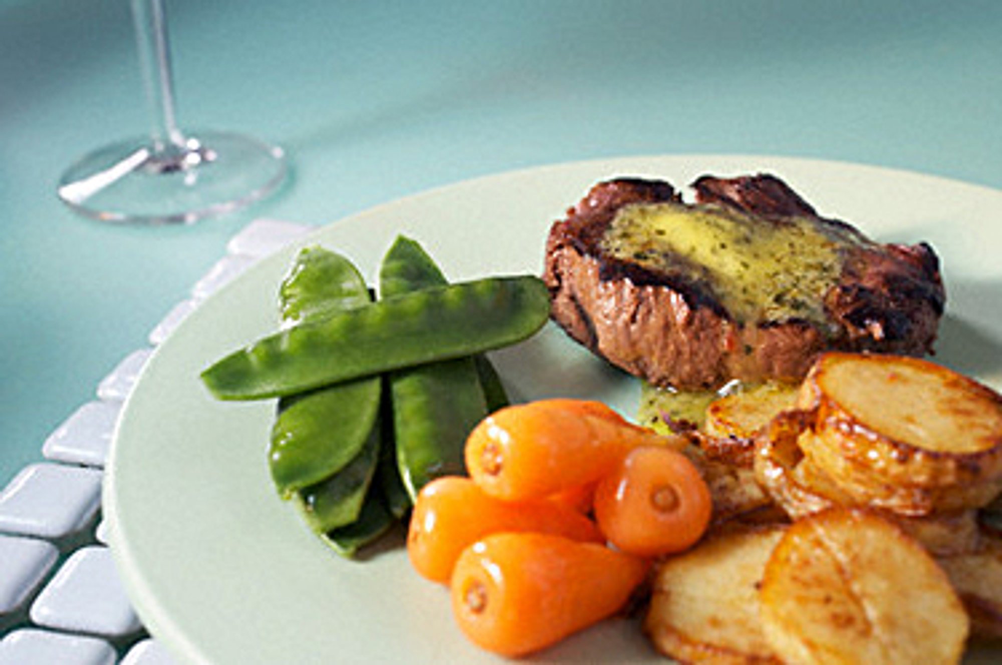 Kiaulienos kepsniukai su ananasais ir krienais - Delfi gyvenimas