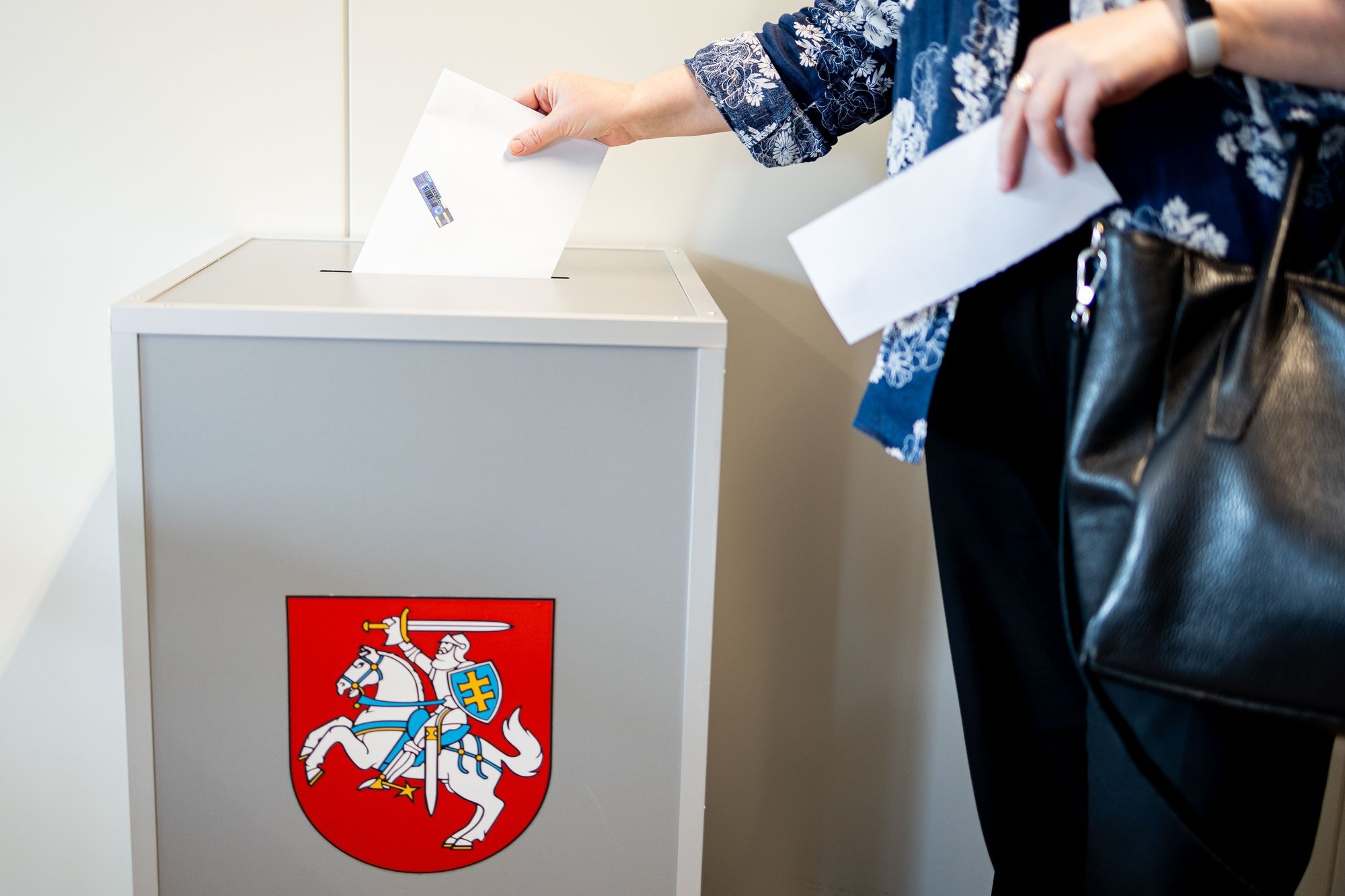 Participants of Seimas election campaign begin collecting voter ...