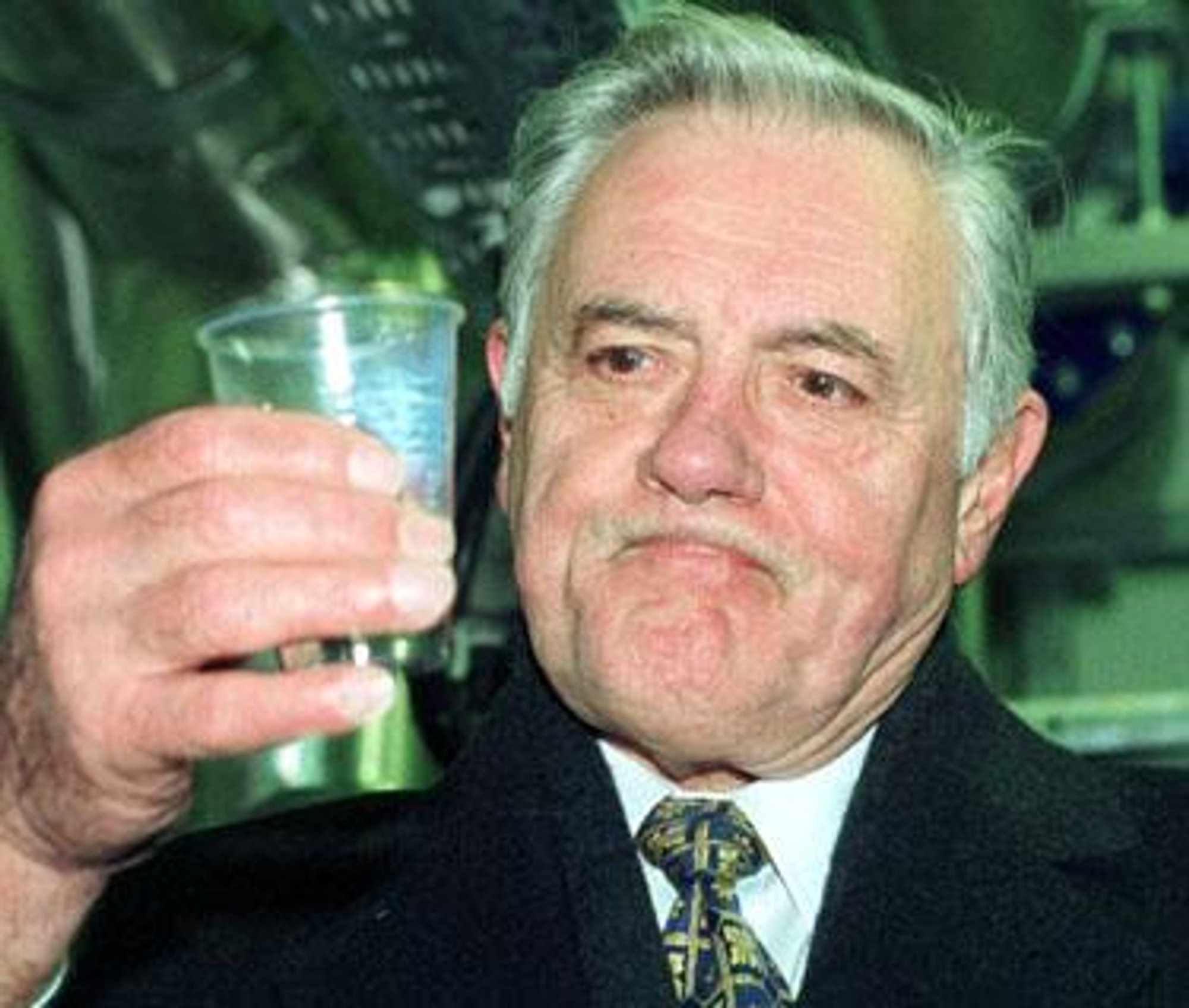 V.Adamkus domėjosi Molėtų rajono gyvenimu - Delfi
