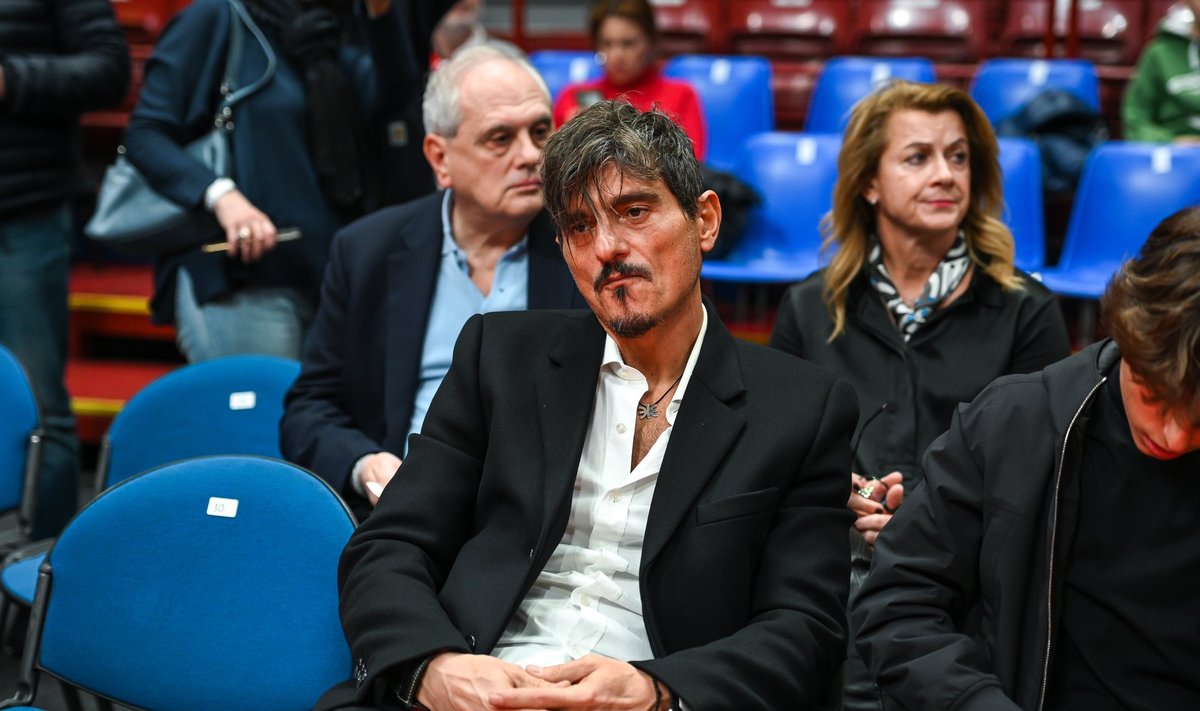 Neapsikentęs „Panathinaikos“ savininkas išliejo pyktį po pralaimėjimo ...