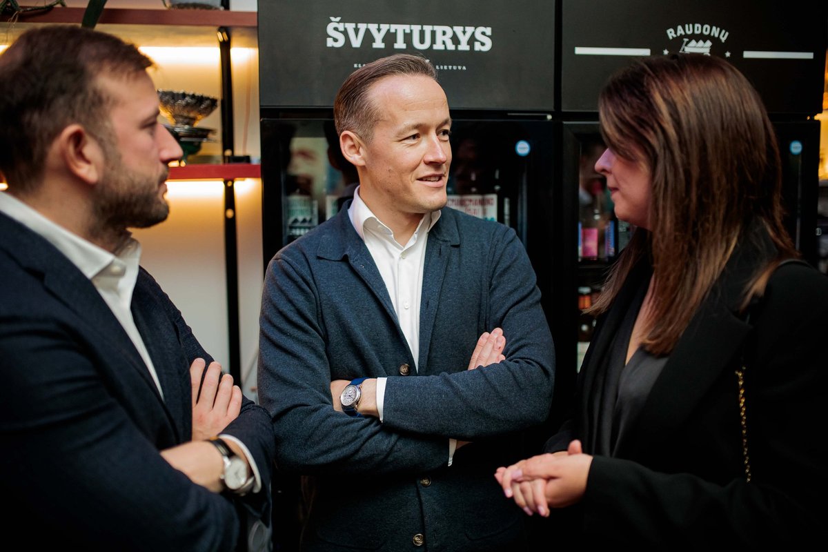 Laurynas Suodaitis lankosi Demokratų sąjungos „Vardan Lietuvos“ štabe ...