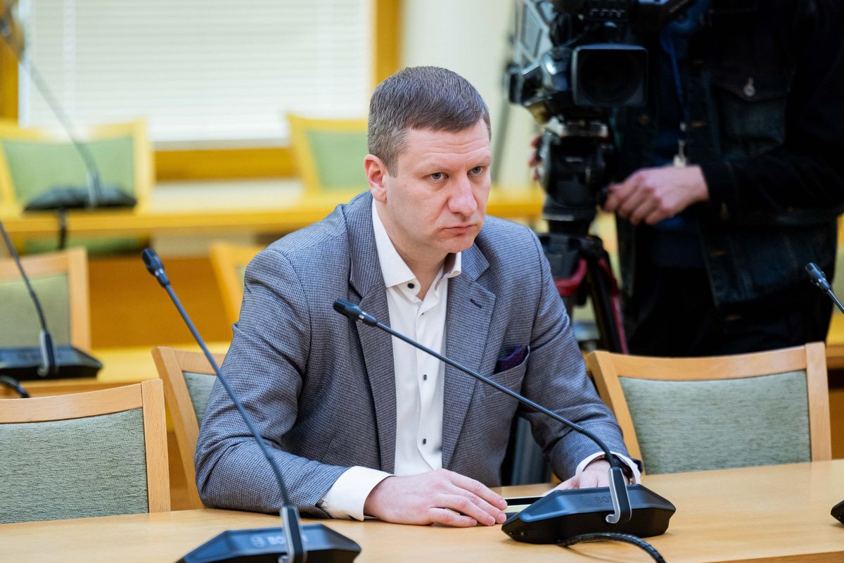 Simonas Kairys. Ar Biručio milijardas įveiks putino humanitarinės ...
