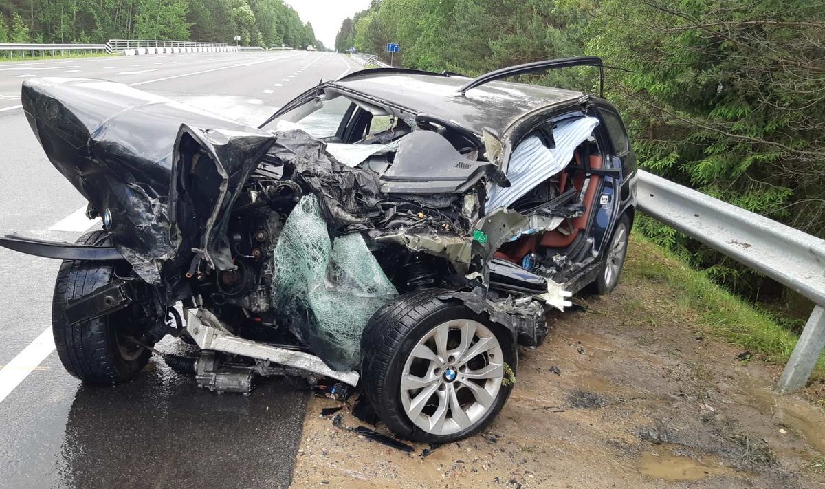 Didelė avarija Prienų rajone: stipriai susidūrė trys automobiliai ...