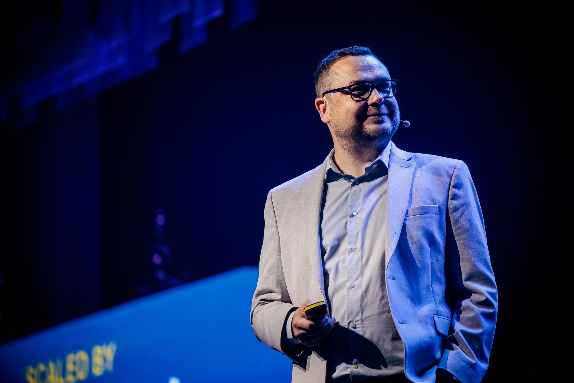 Konferencija Login 2023. Andrew Mullins. The Evolution of Outdoor ...