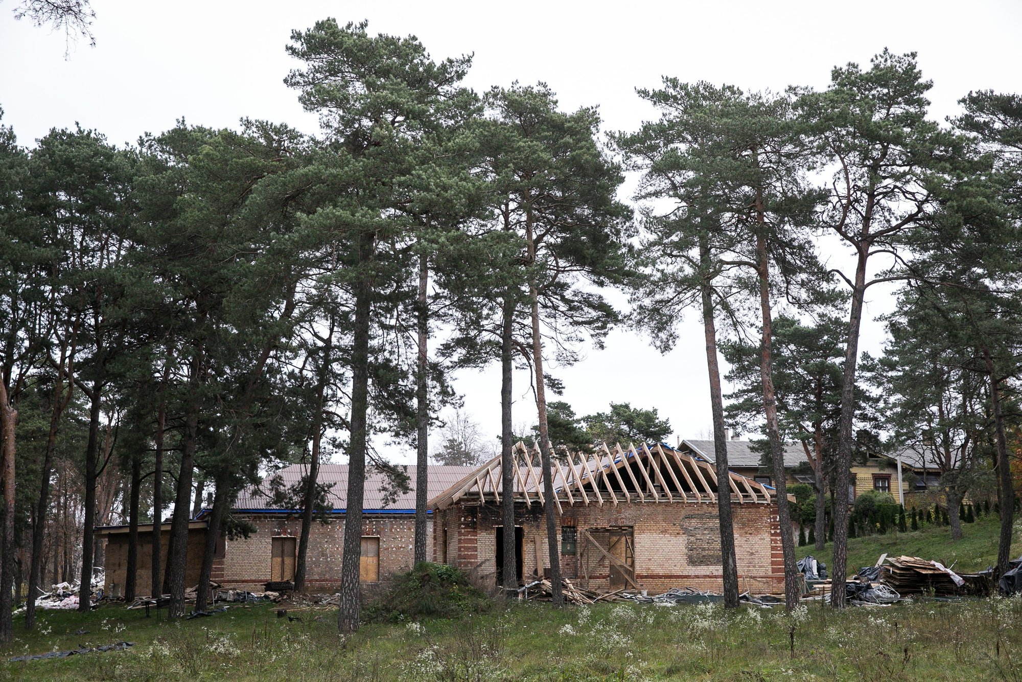 Prabangaus turto savininkus persekioja nemalonumai: tai griauna, tai ...