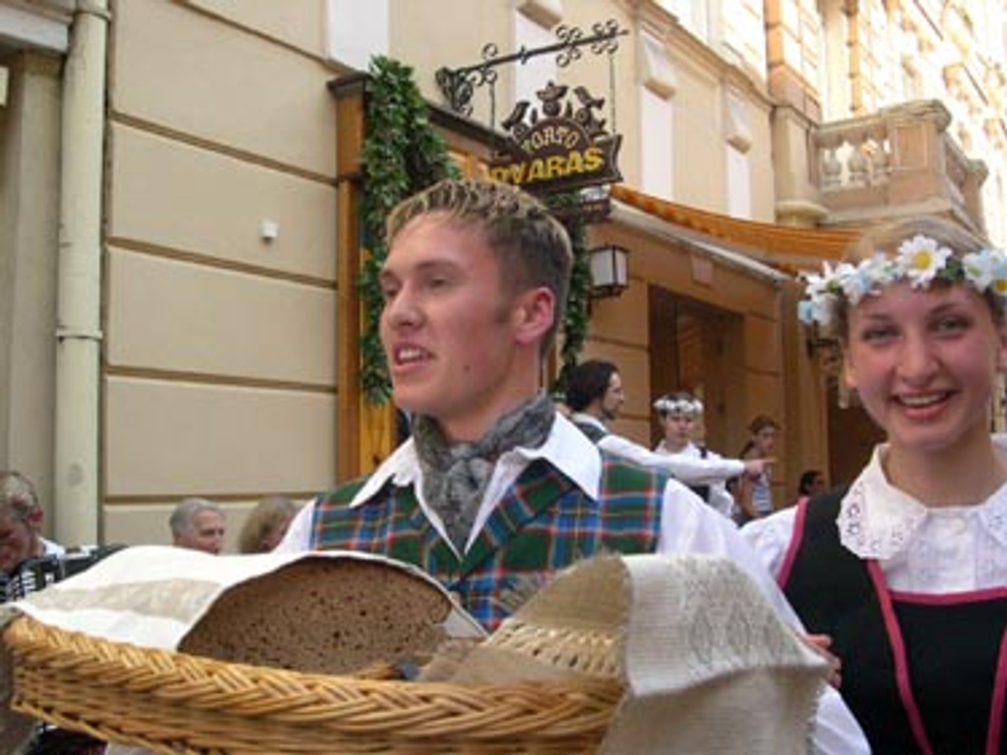 Vilniuje atidarytas lietuviškų patiekalų restoranas “FORTO DVARAS ...