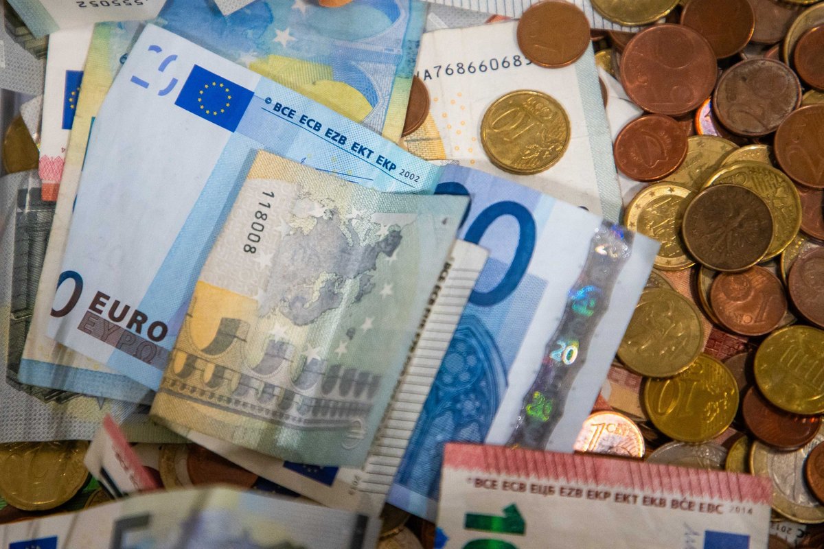 Piniginiai reikalai. Atsiskaitymais grynaisiais – kokią ribą reikėtų ...