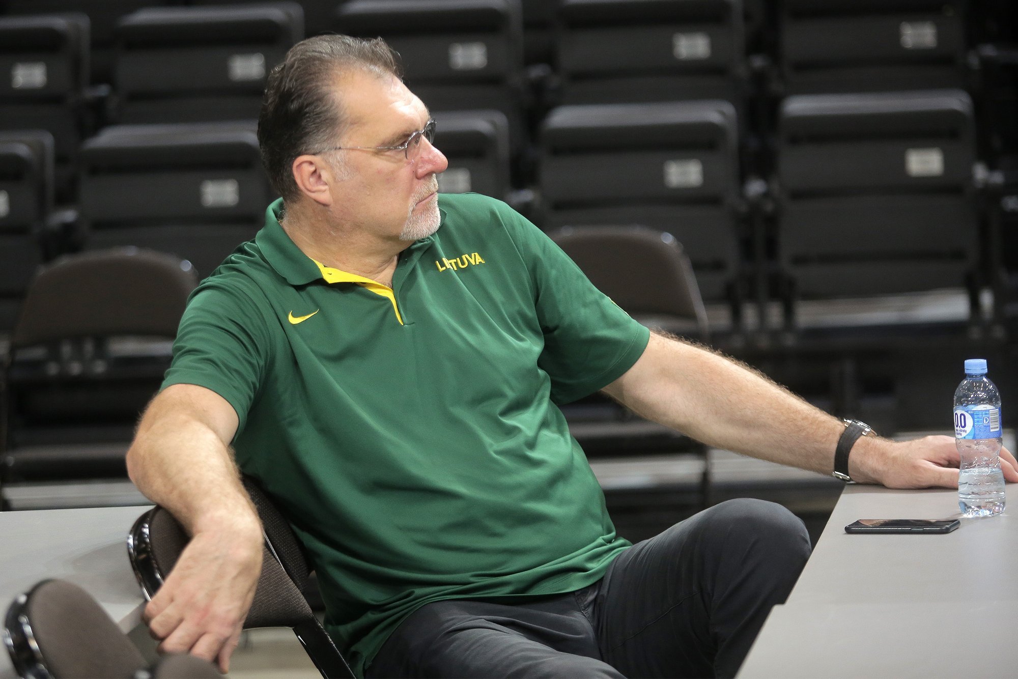 Rinktinės žaidime Sabonį dirgina klaidos, tribūnose – tuščios kėdės ...