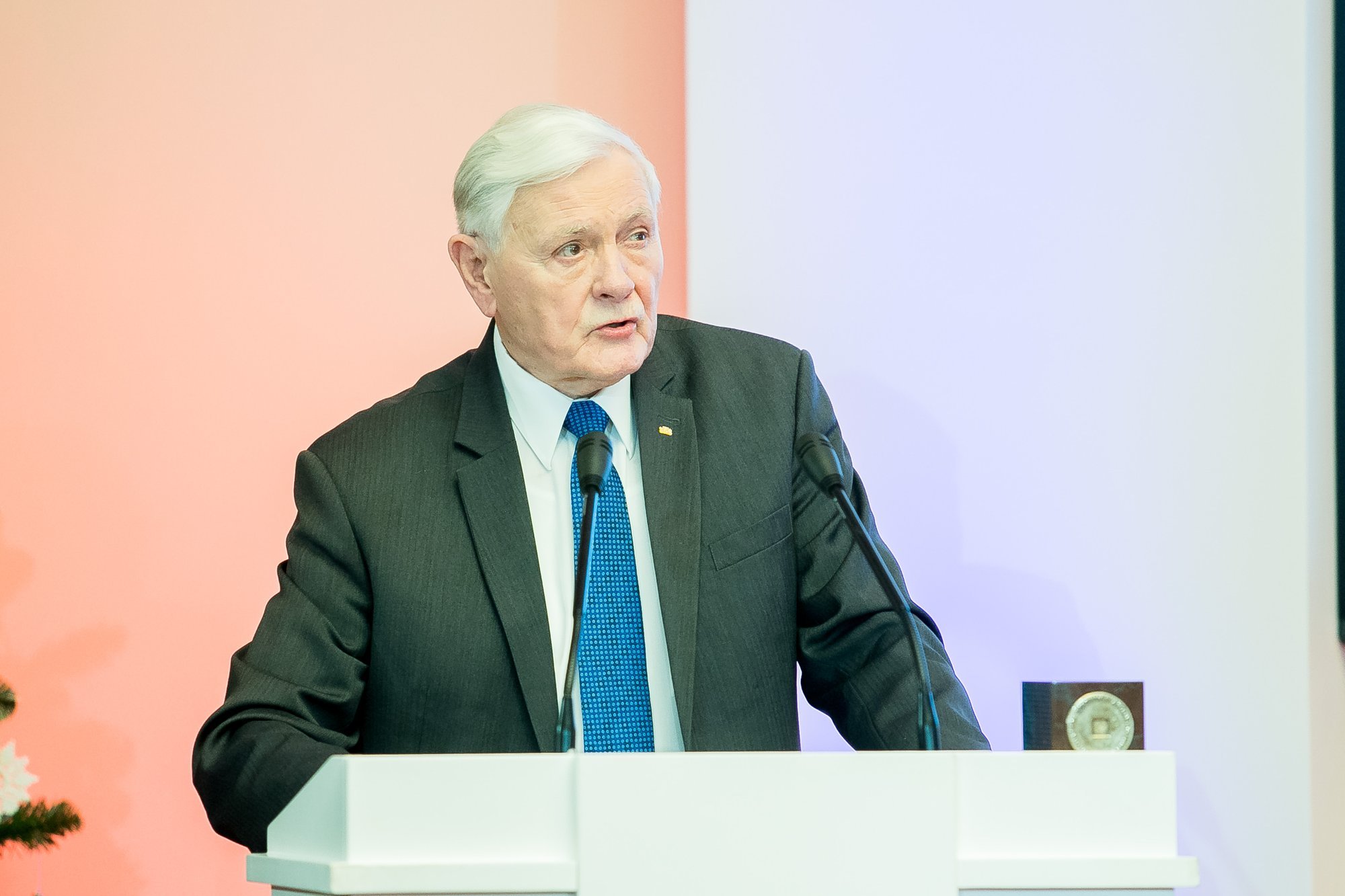 V. Adamkus: už laisvę kovojo tauta, išeivija tik padėjo išlaikyti ...