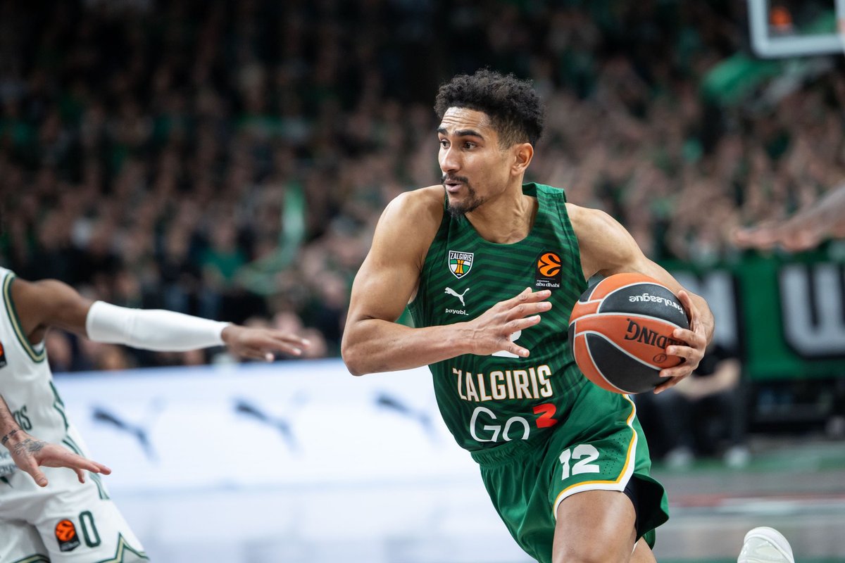 Pagausėjo Kauno „Žalgirio“ krepšininko Maodo Lo šeima - Delfi veidai