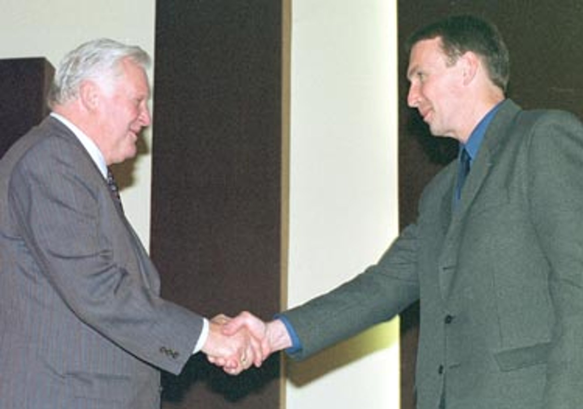 Praraja tarp socdemų žodžių ir veiksmų - Delfi