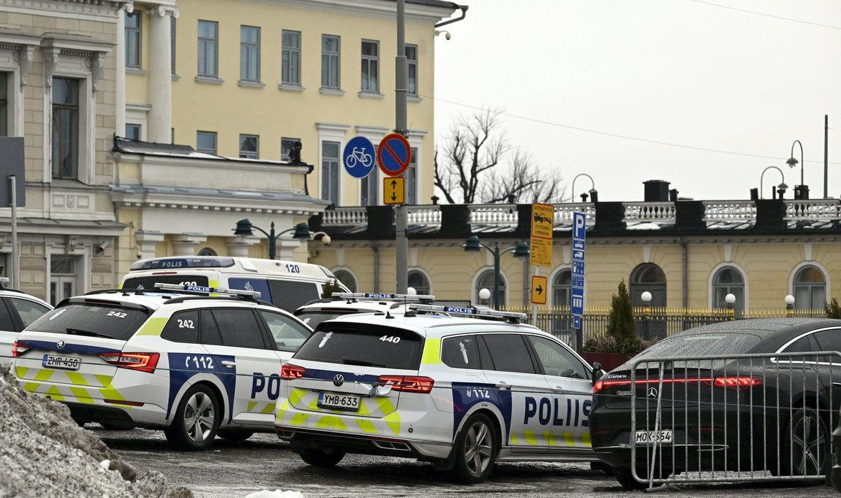 Estijoje ant Gynybos lygos pastato fasado išpurkštas simbolis „Z“ - Delfi