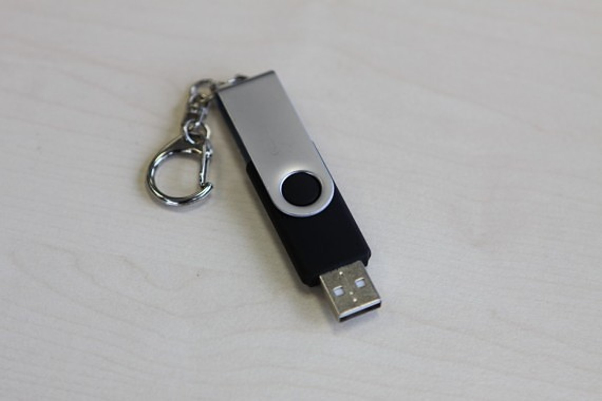 Vyriausybė neapsisprendžia, kaip apmokestinti USB ir kitas laikmenas ...