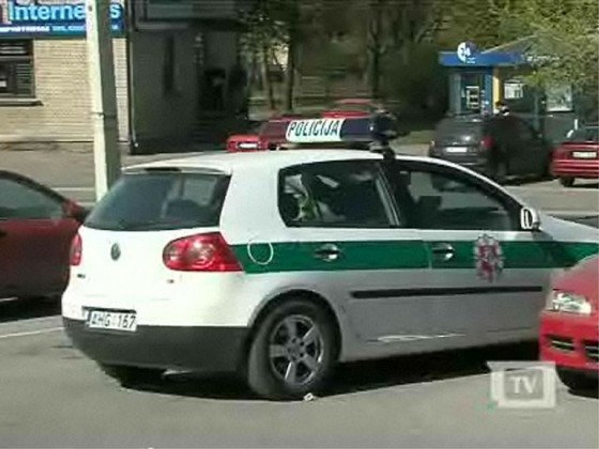 Pakaunės chuliganai peržengė visas ribas – akmenimis apmėtyti ...