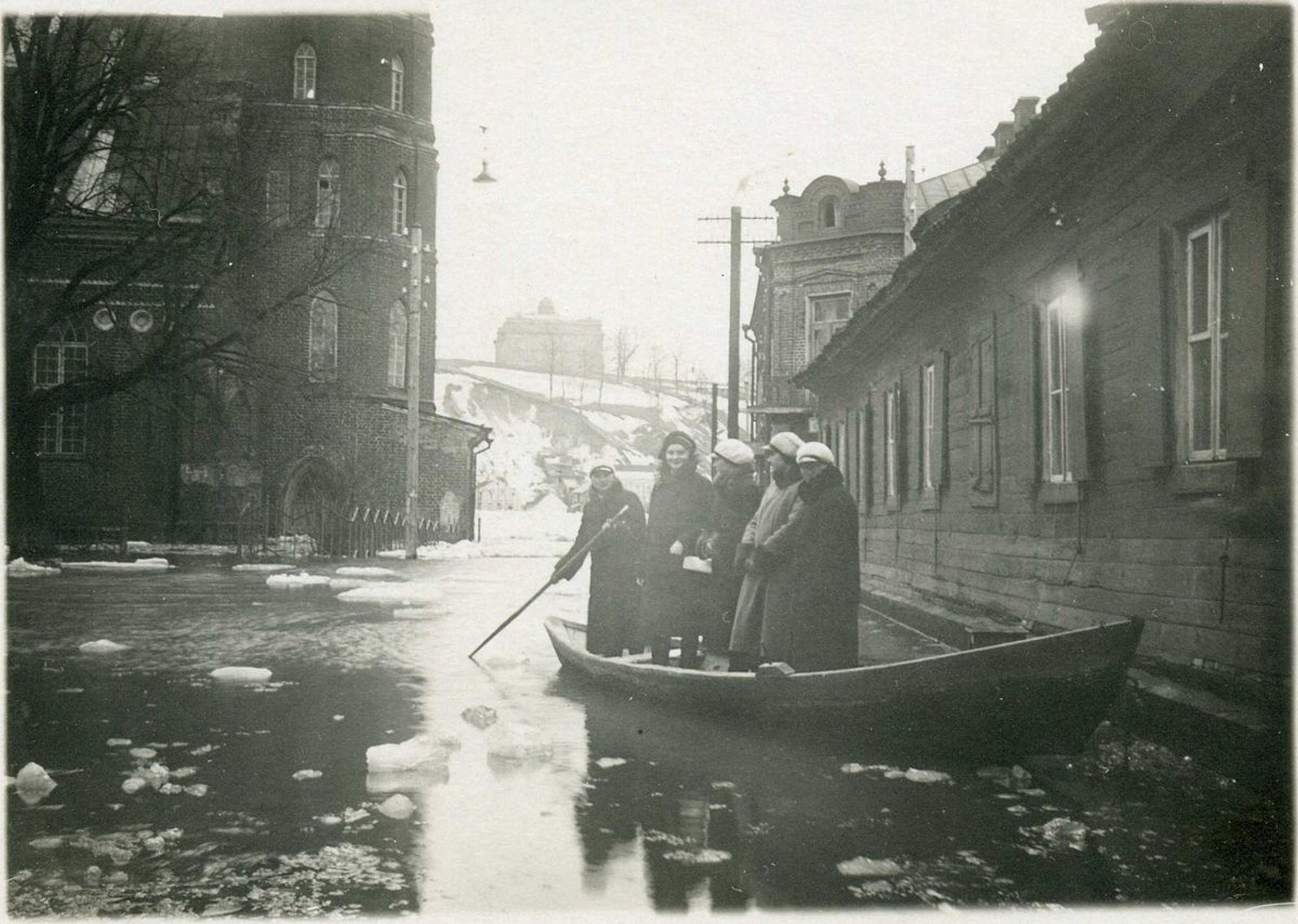 1931-ųjų Kauno potvynis: pradžioje ledonešiu kauniečiai džiaugėsi it ...