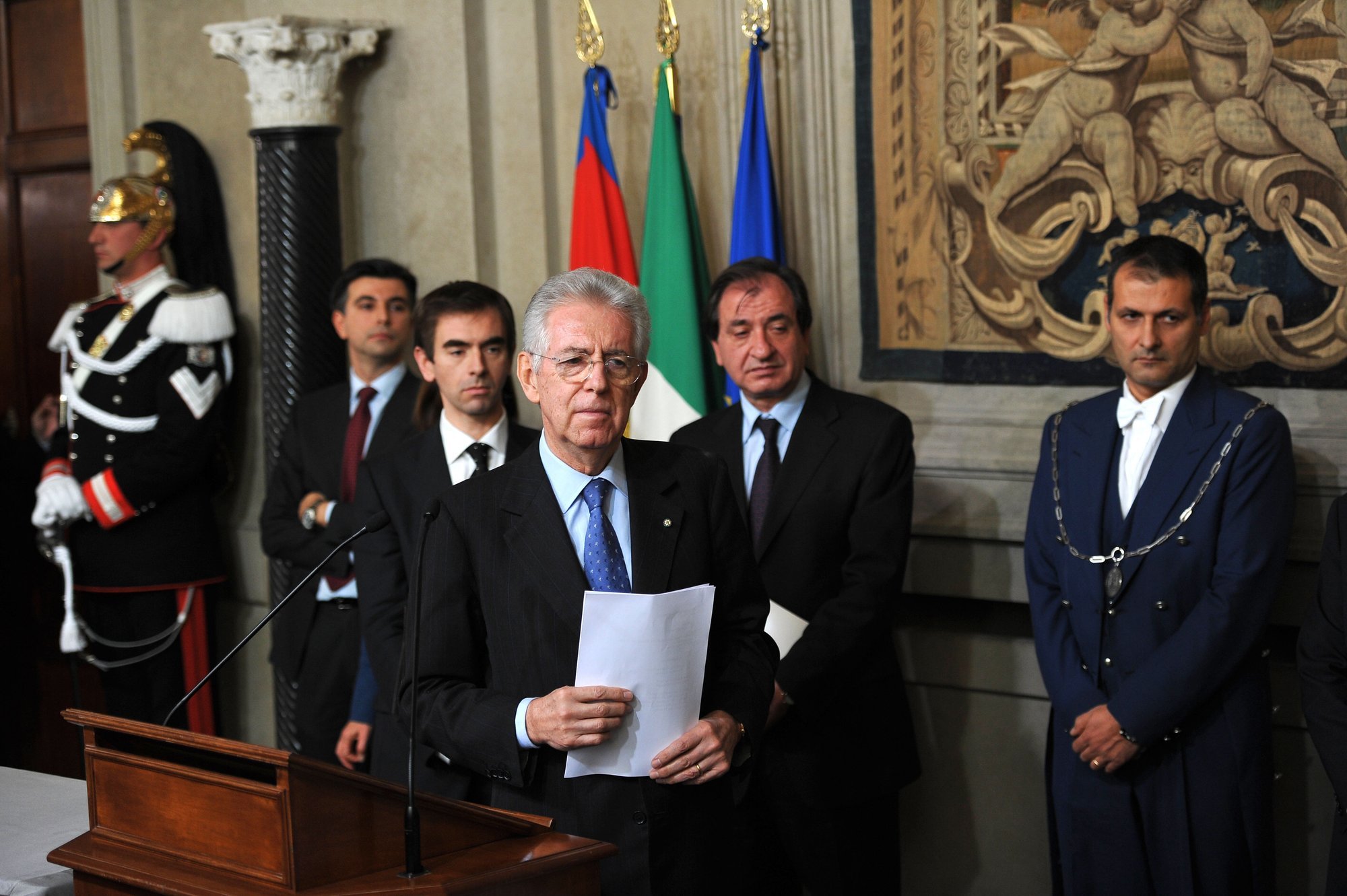 Italijos premjeras M.Monti pasijuokė iš savo pilko įvaizdžio - Delfi