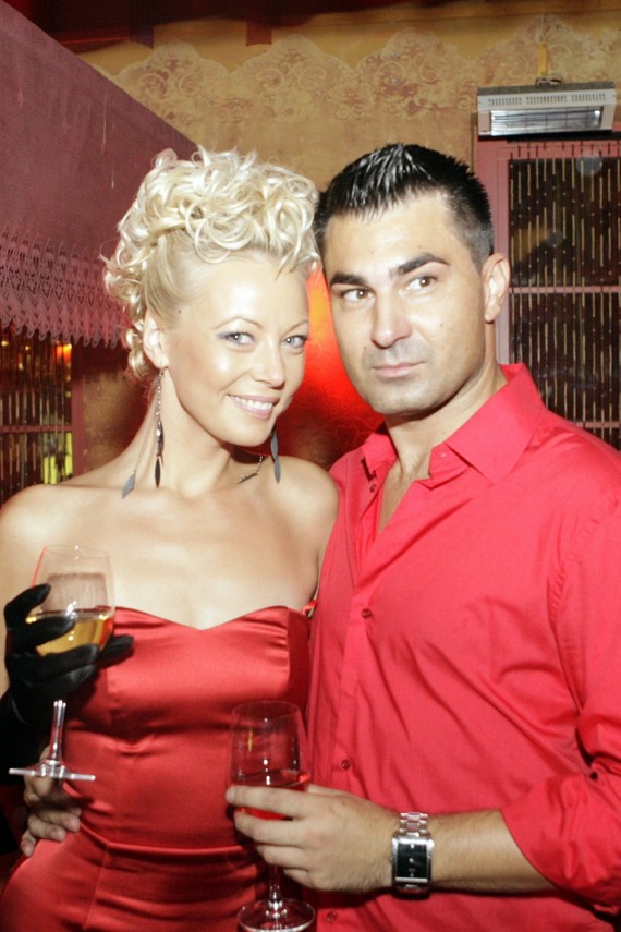 Mia ir Radvilas oficialiai pranešė apie skyrybas - Delfi veidai