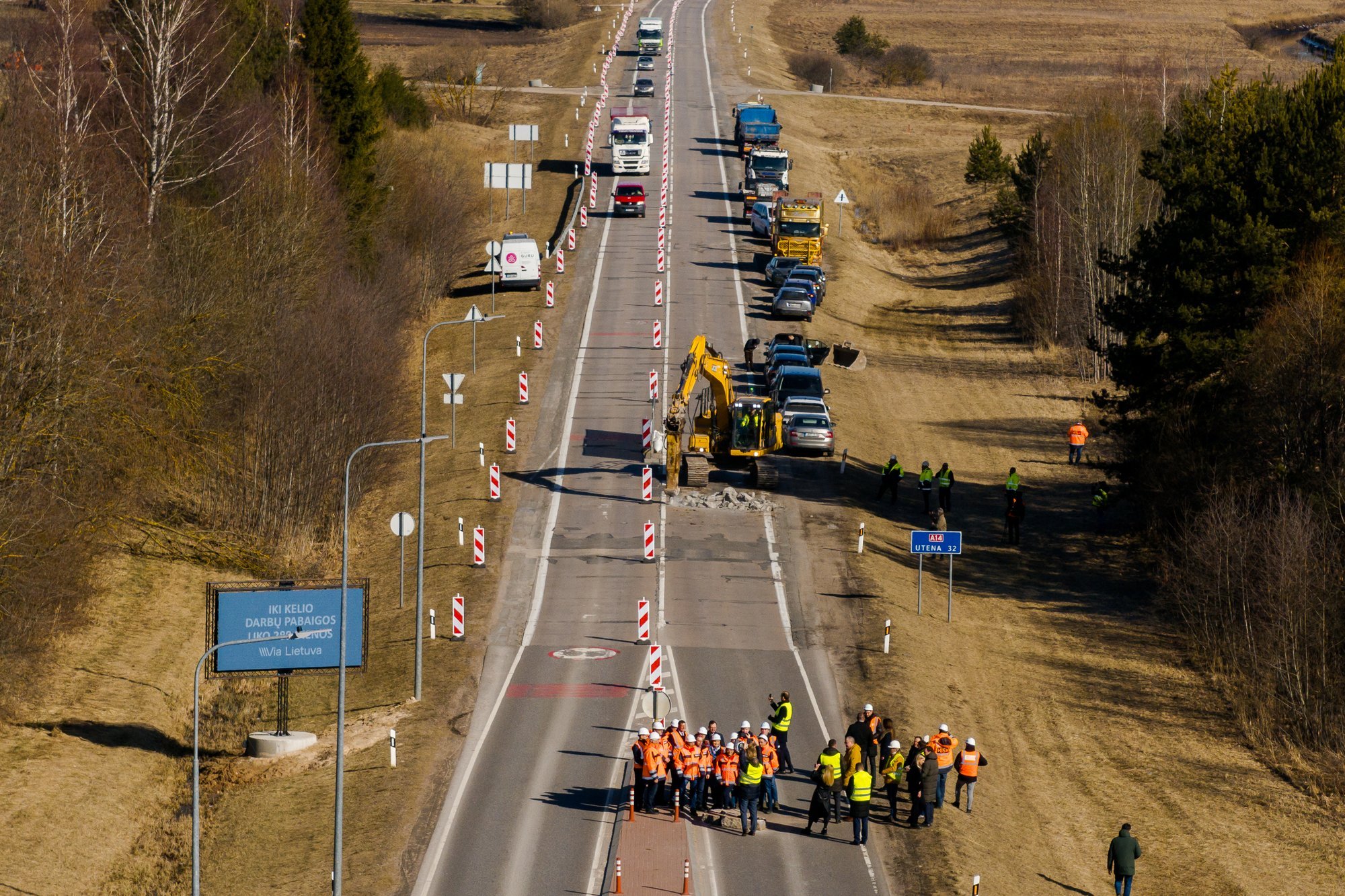 Įsibėgėja kelio Molėtai–Utena rekonstrukcijos darbai – pradedamas kloti ...