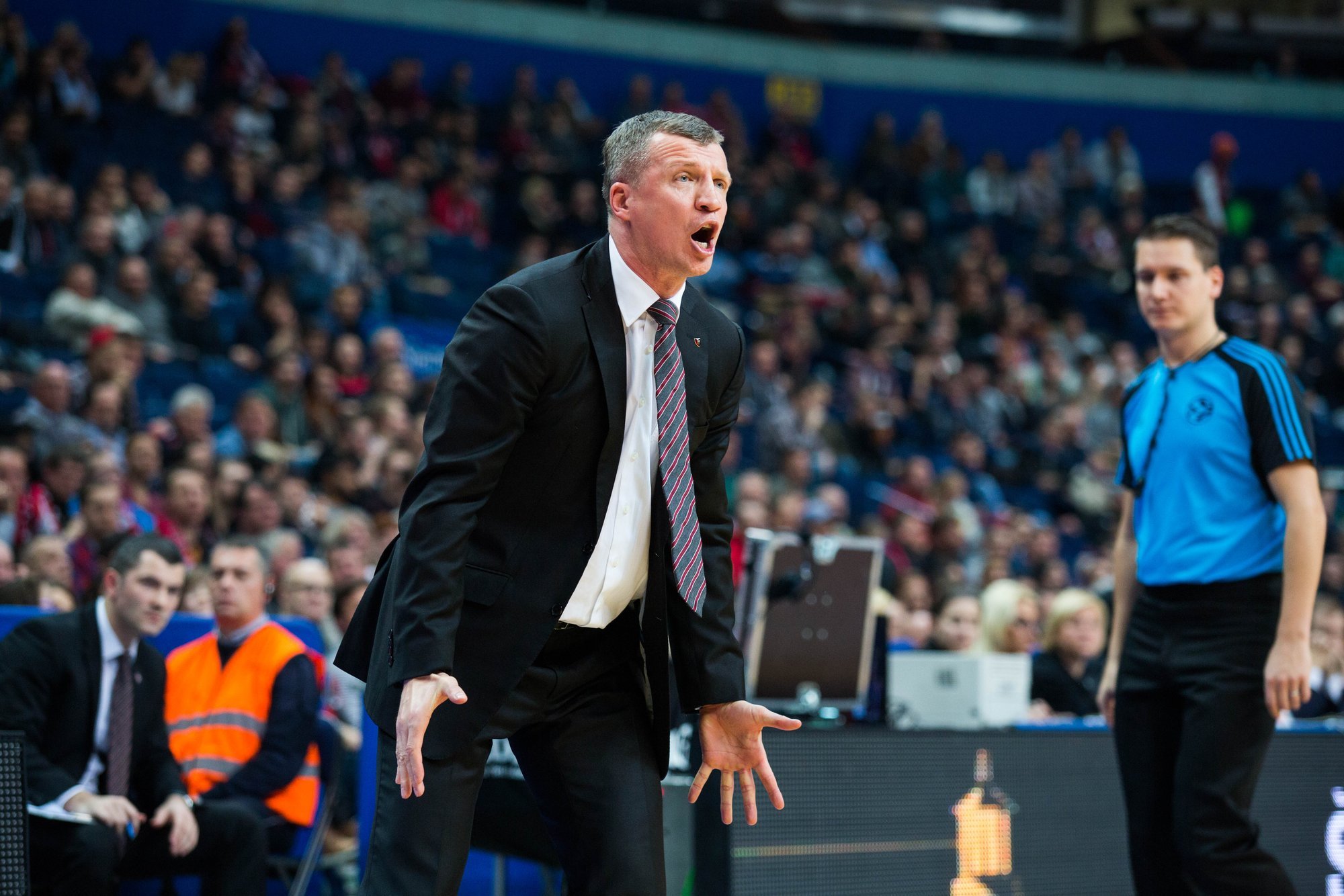 T. Pačėsas mušėsi į krūtinę dėl kiauros gynybos ir įgėlė ALBA lyderiui ...