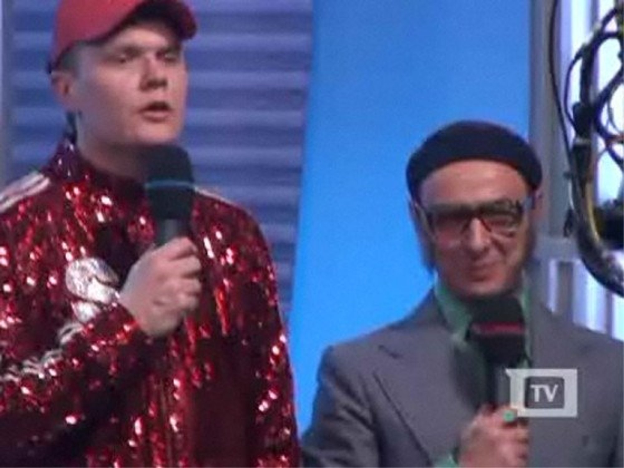 Kaip Saulėnas ir pensininkas Vydas „Mokinukes“ „Bobulkomis“ pakrikštijo ...