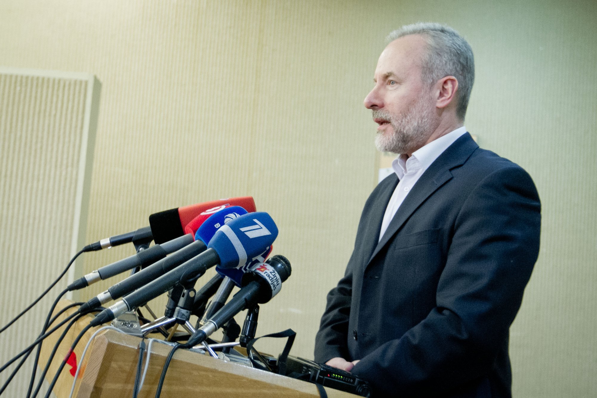 J.Razma A.Sekmokui dalina patarimus, kaip sumažinti degalų kainas ...