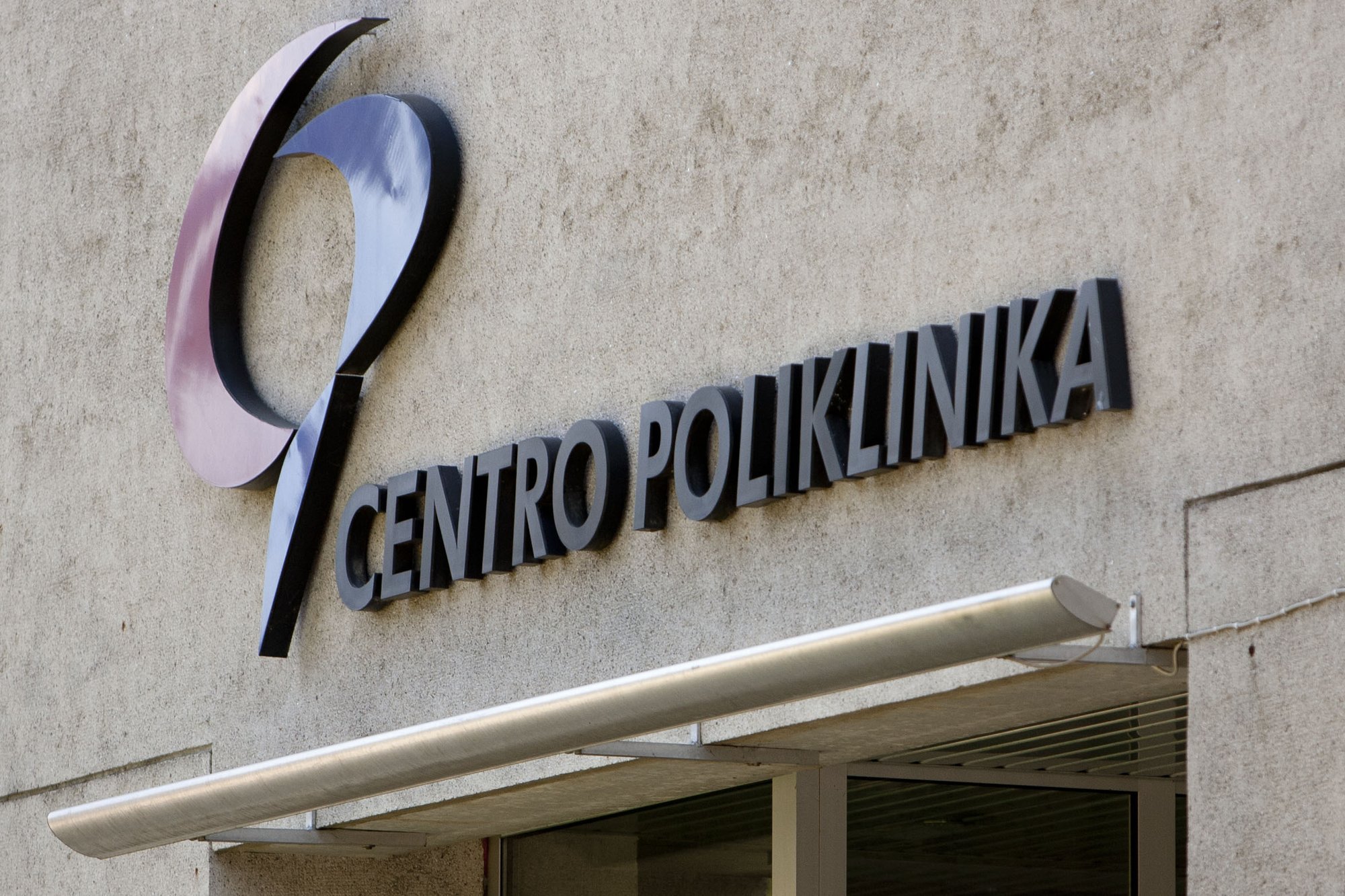 Netikras pažymas išdavinėjusi Centro poliklinikos slaugytoja: neprisimenu visų atvejų - Delfi ...