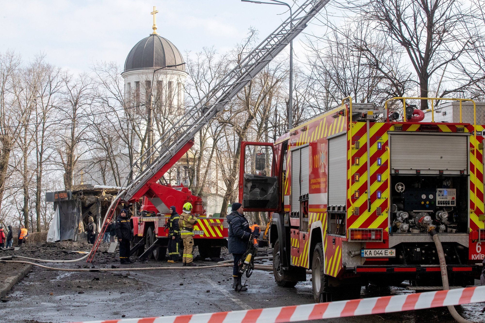 Karas Ukrainoje. Rusai smogė Odesai balistine raketa – sprogimo vietoje ...