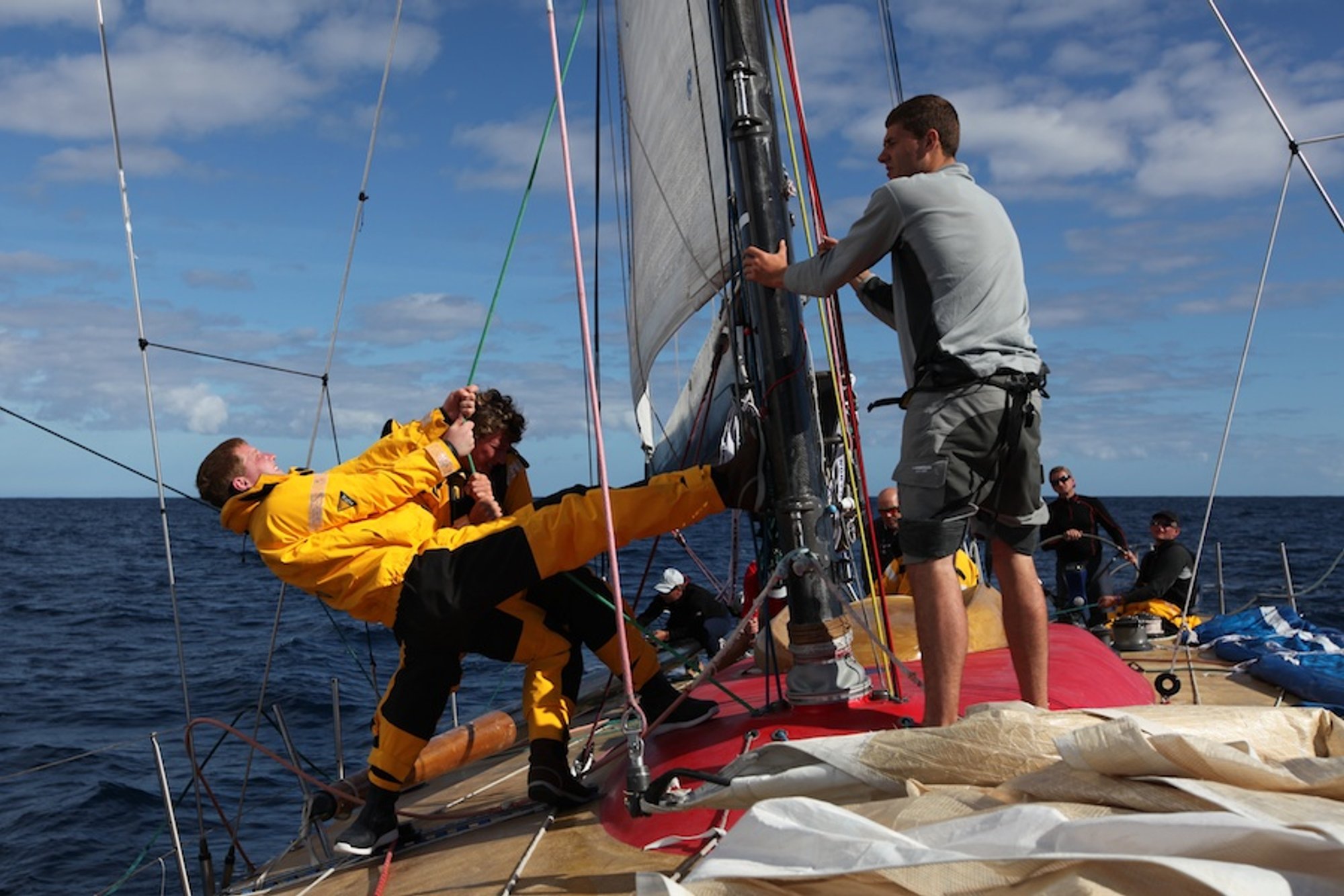 Skriedama per Baso sąsiaurį jachta „Ambersail“ mušė savo greičio ...