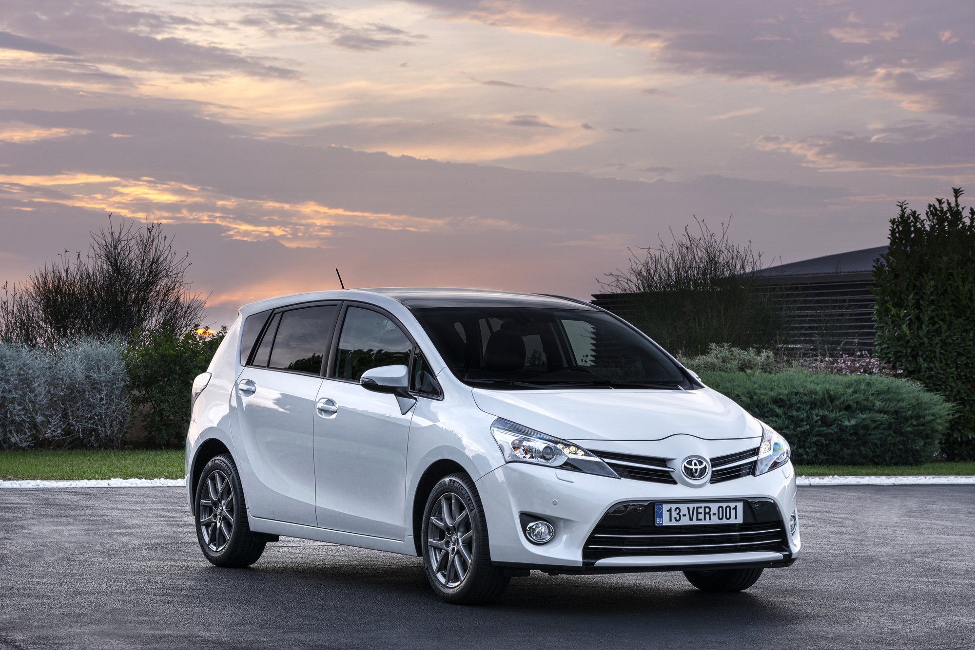 „Toyota Verso“ iš BMW gavo dyzelinį variklį - Delfi auto