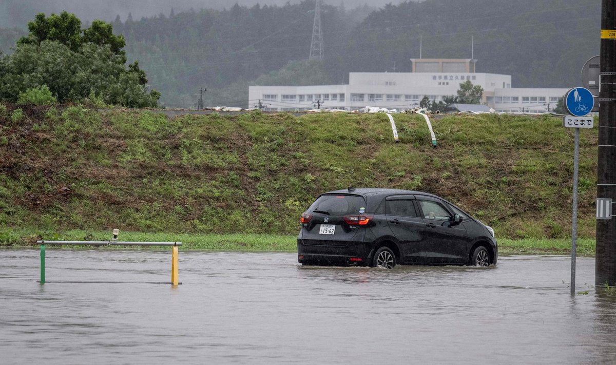 Japoniją pasiekė smarki atogrąžų audra Maria - Delfi