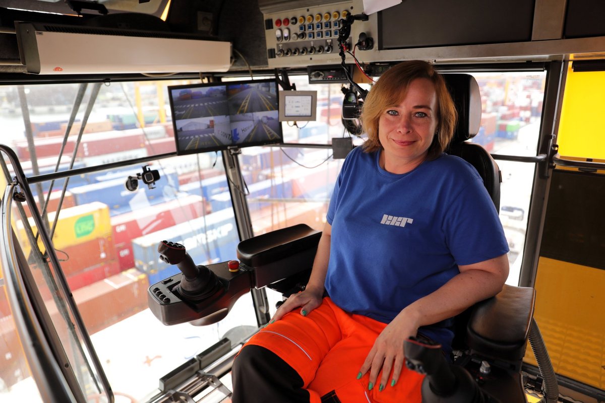 Klaipėdos uosto krano operatorė Kristina – apie neįtikėtinus kuriozus ...